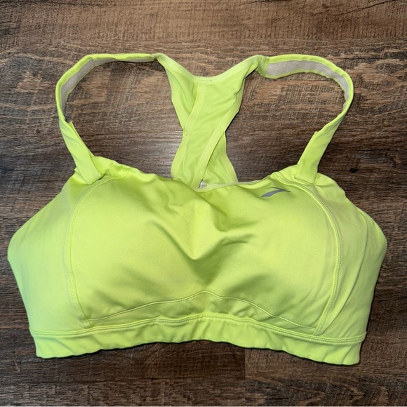 Brooks | Intimates & Sleepwear | Brooks Juno Sports Green Bra Womens ...